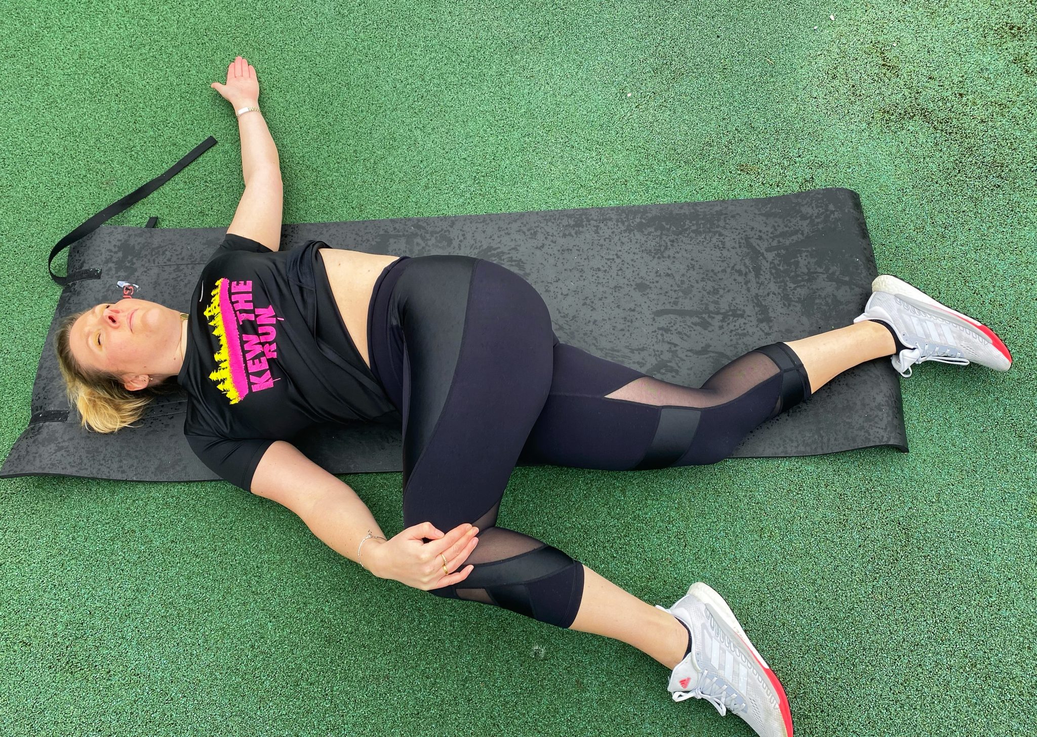 5 stretches to improve your golf game - love.golf